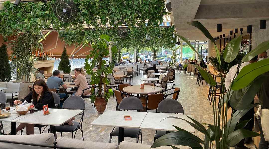 Şehrin İçinde Kaosun Dışında: İstanbul’un En Güzel Bahçeli Mekanları ...